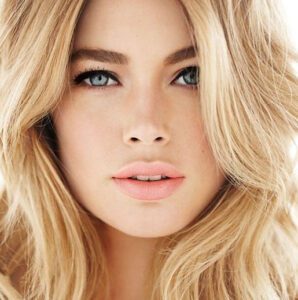 The Perfect Pout - Sian Dellar